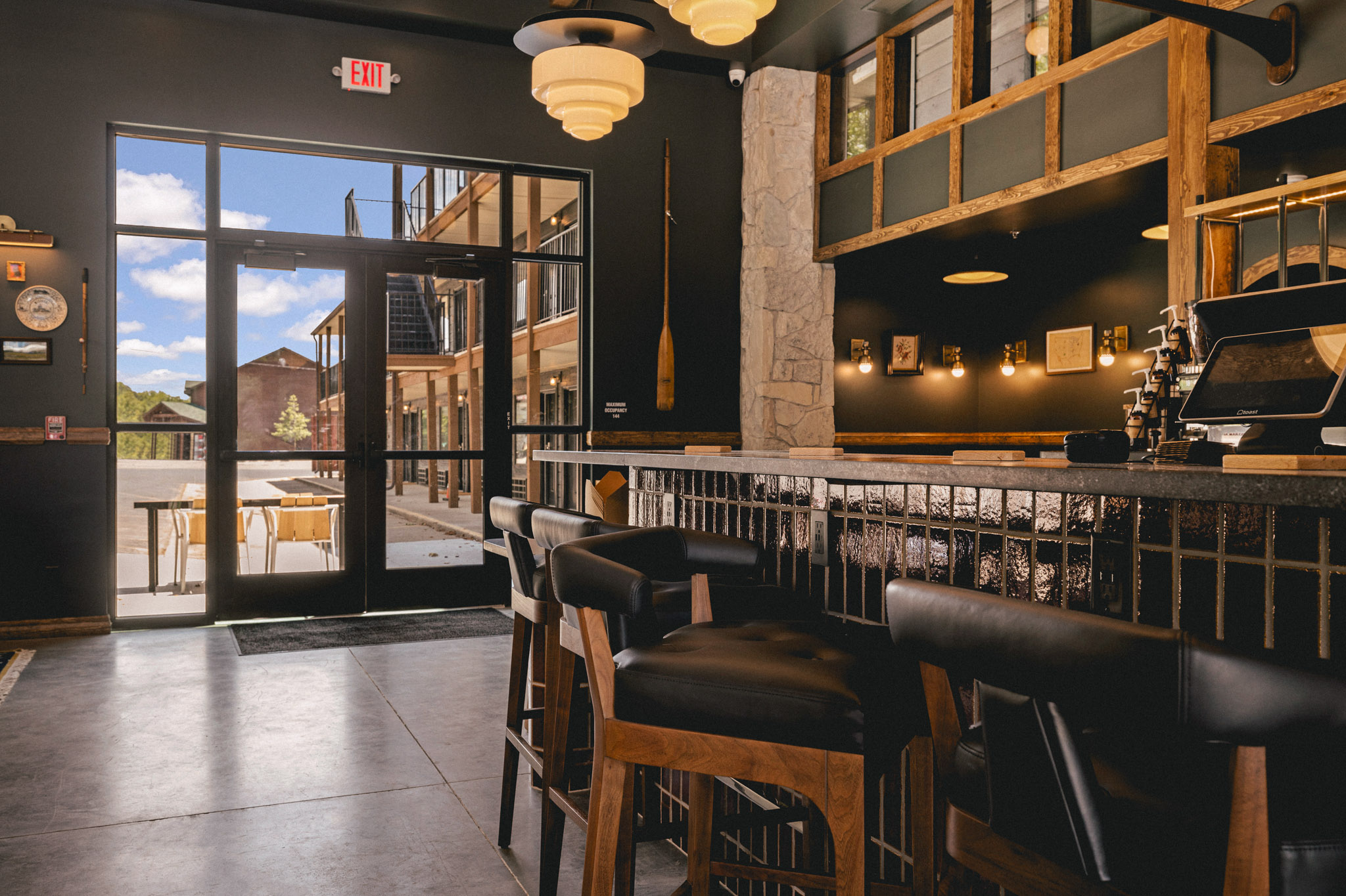 Dining at Ozarker Lodge | Coffee Shop, Food, & Bar | Branson, MO